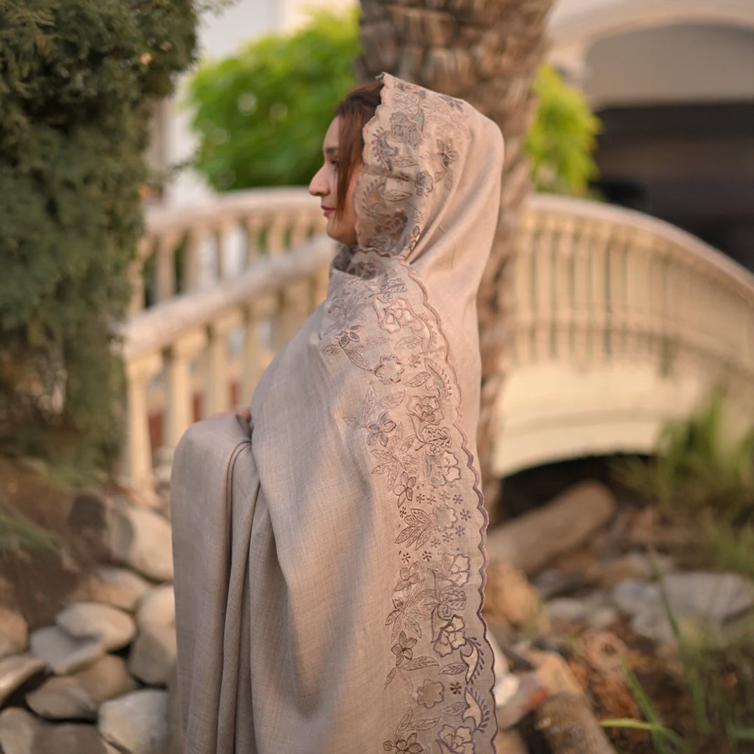 Winter Shawls – Abayas the designer wears
